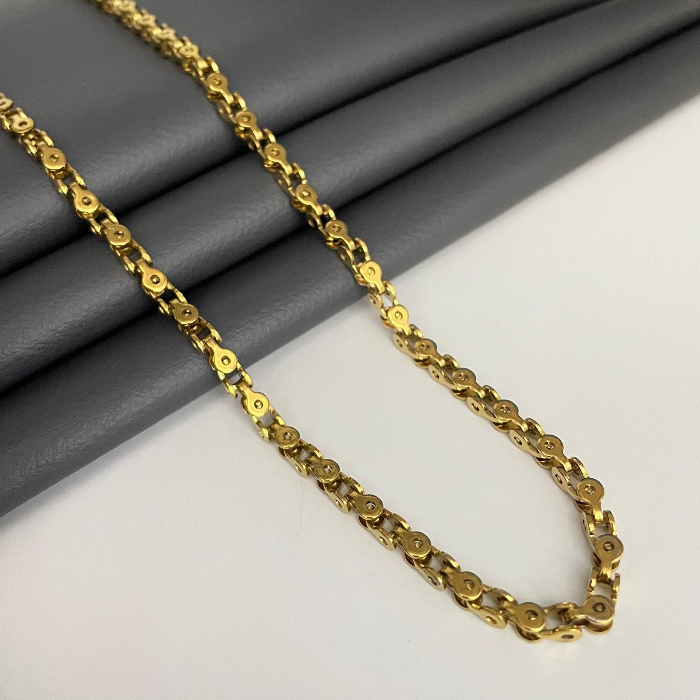 Buy Now: Felix Gold Chain for Men – Exclusive at Zuveri